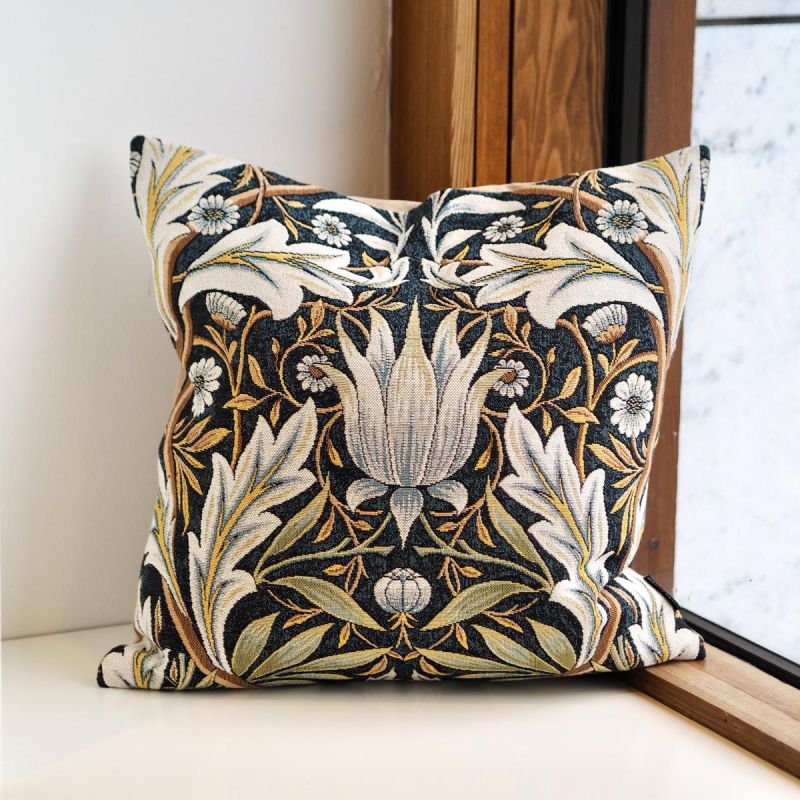 Pude: William Morris - Blomster og løv Pude: William Morris - Blomster og løv